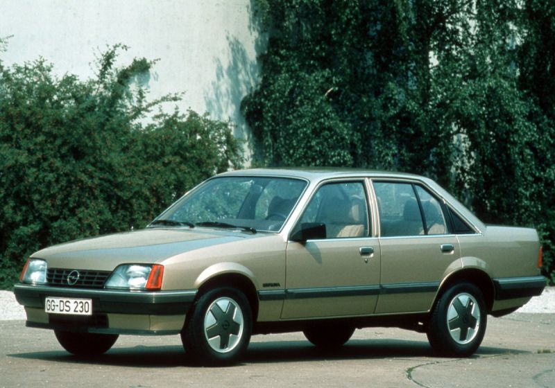 Opel Rekord E (facelift 1982) 1.8 S (90 Hp)
